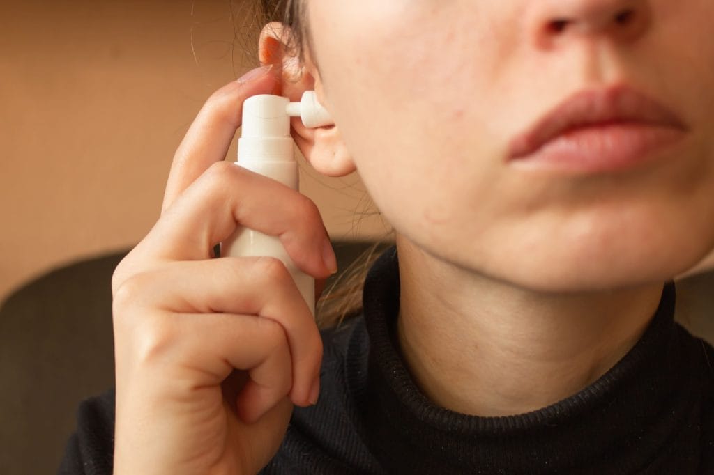 10 Obat Infeksi Telinga dari Medis hingga Alami