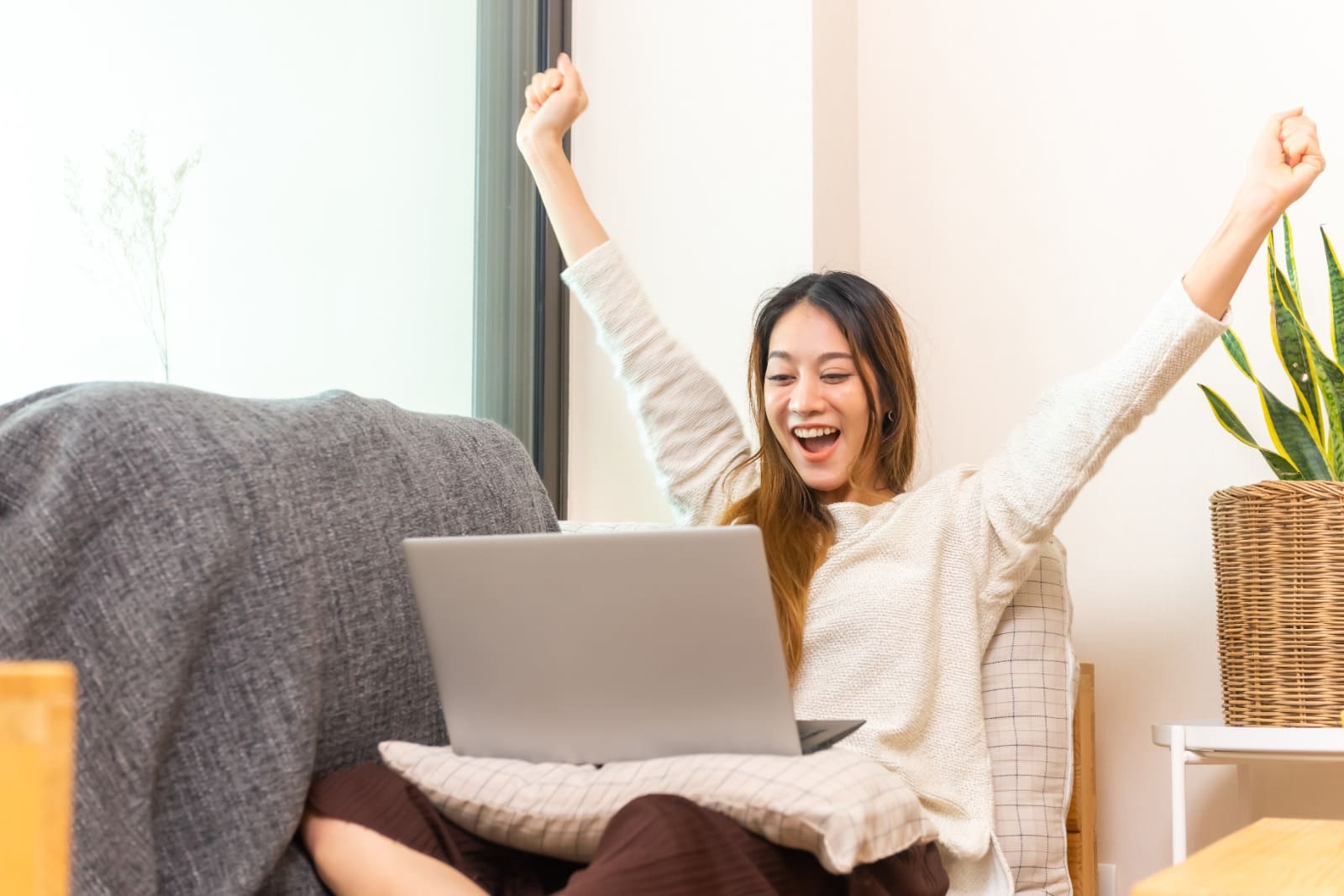 4 Jenis Hormon Bahagia dan Cara Meningkatkannya