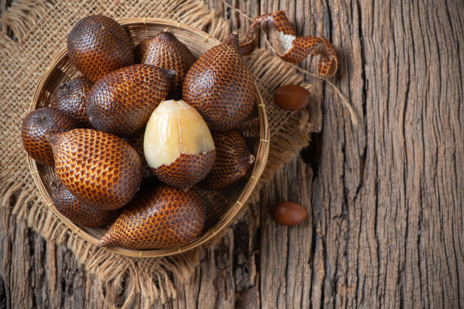 10 Manfaat Buah Salak dan Kandungan Gizinya